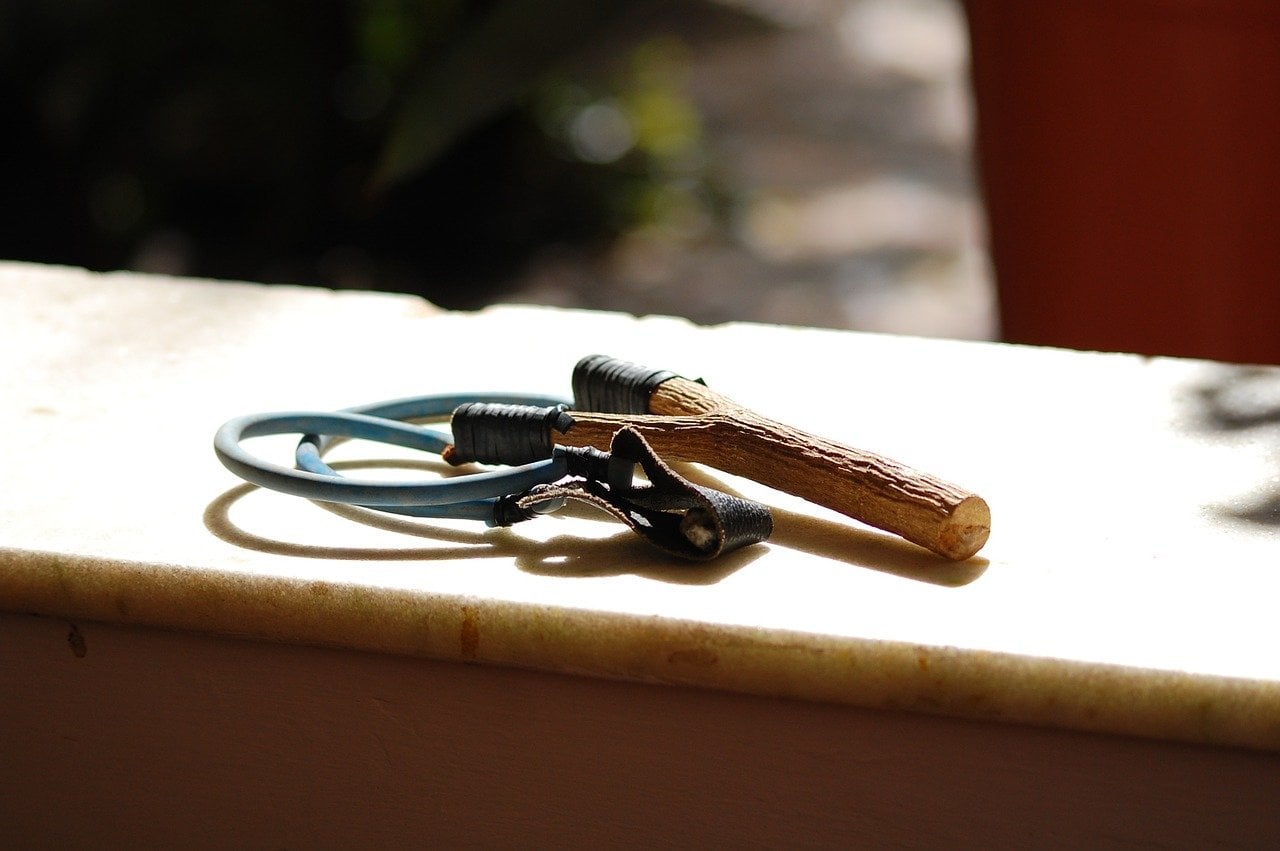 How To Aim A Slingshot For An Accurate Shot – Step By Step - OUTDOOREVER